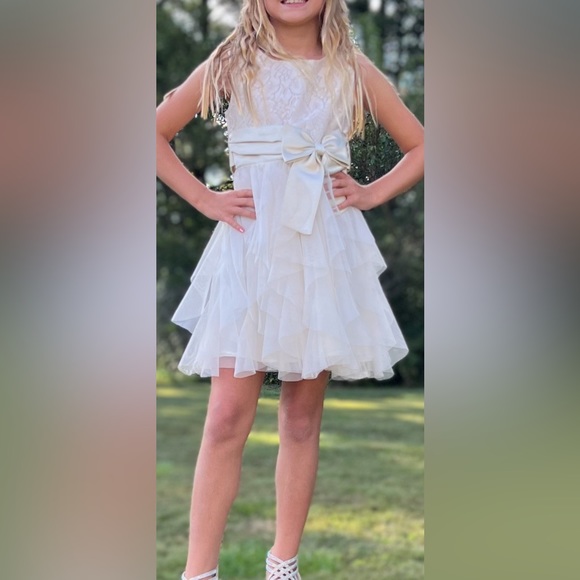 Rare Editions | Dresses | Rare Edition Cream With Gold Sparkle Size 7 ...